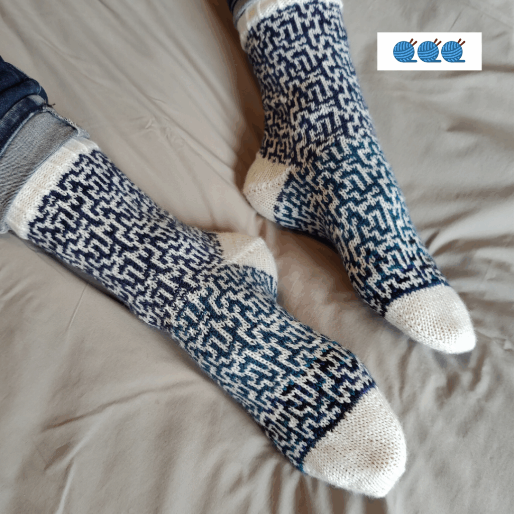 Crazy maze socks - Knit Spirit